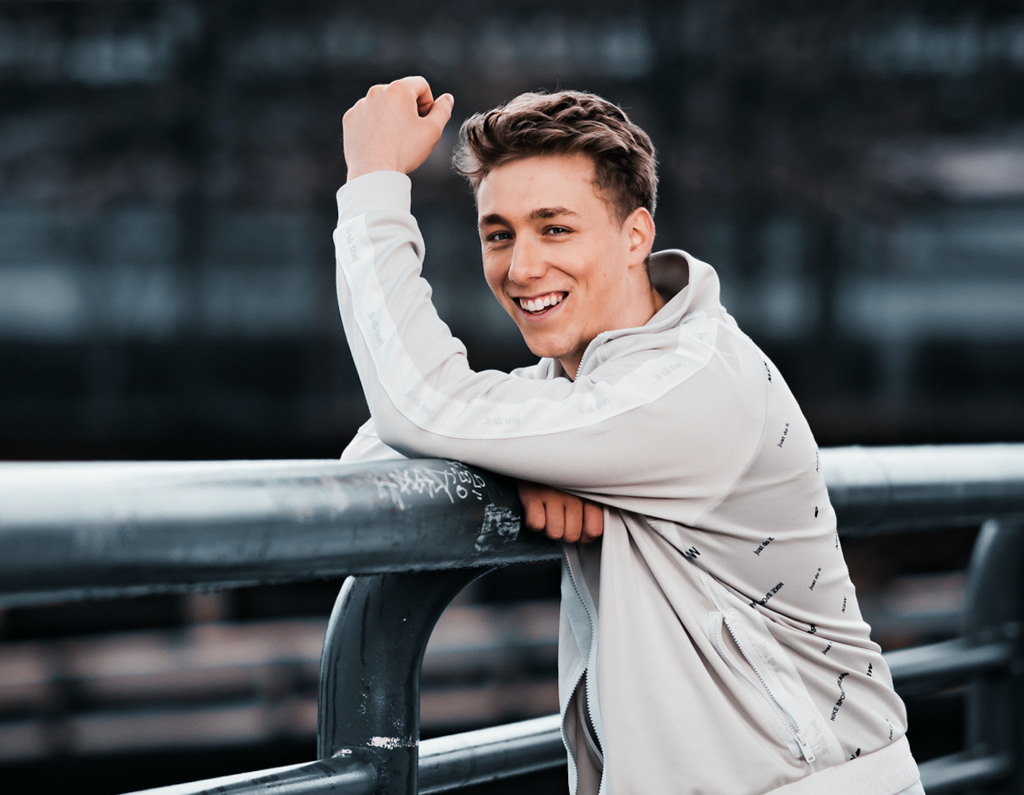 American Idol Finalist Louis Knight Releases New Music