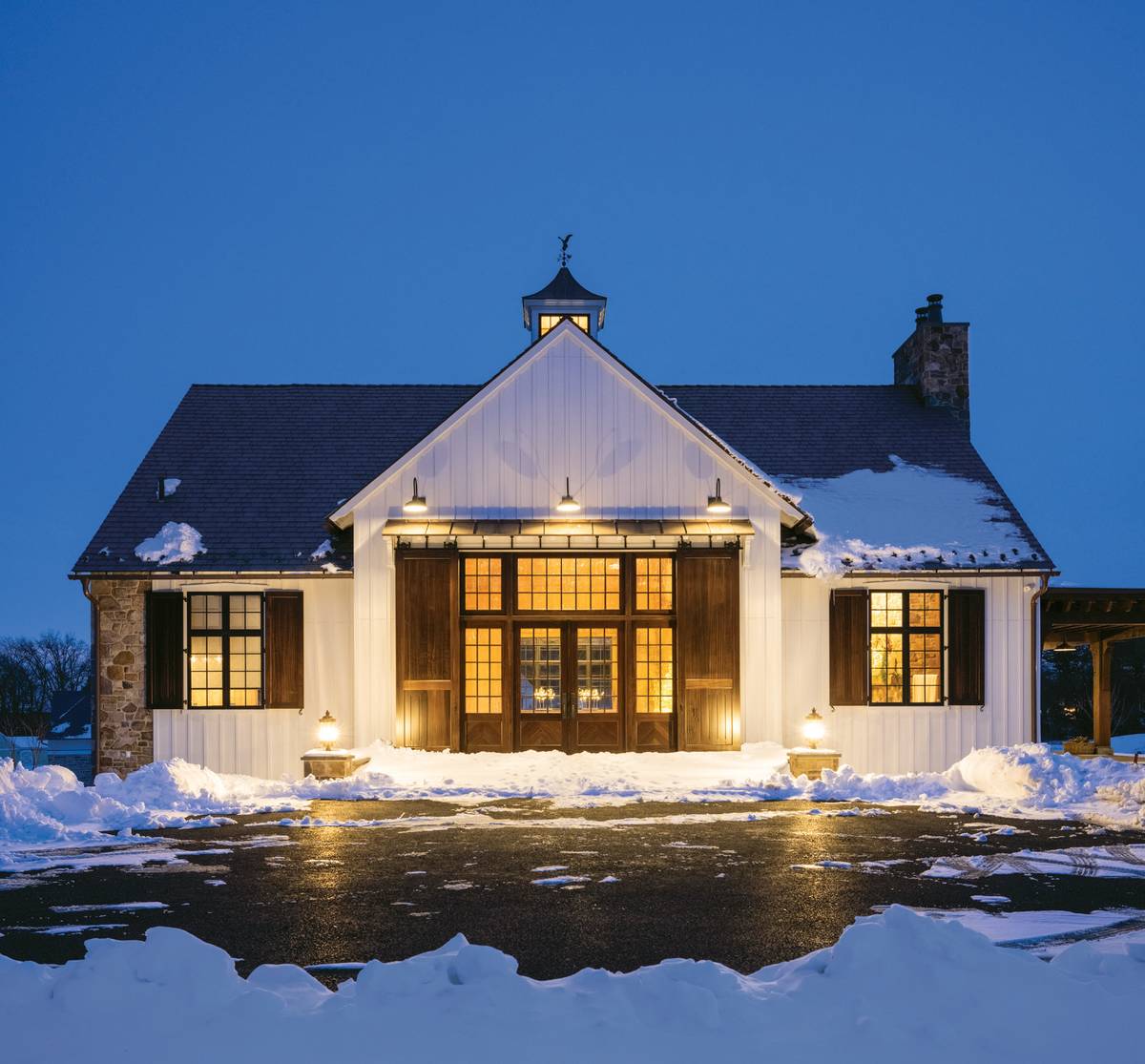 This Chester County Barn Is a Delight During the Holidays